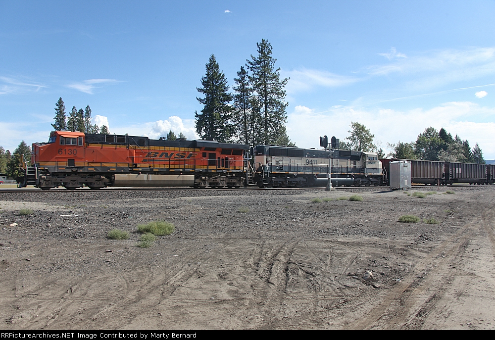 BNSF 6130 and 9411 Eastbound